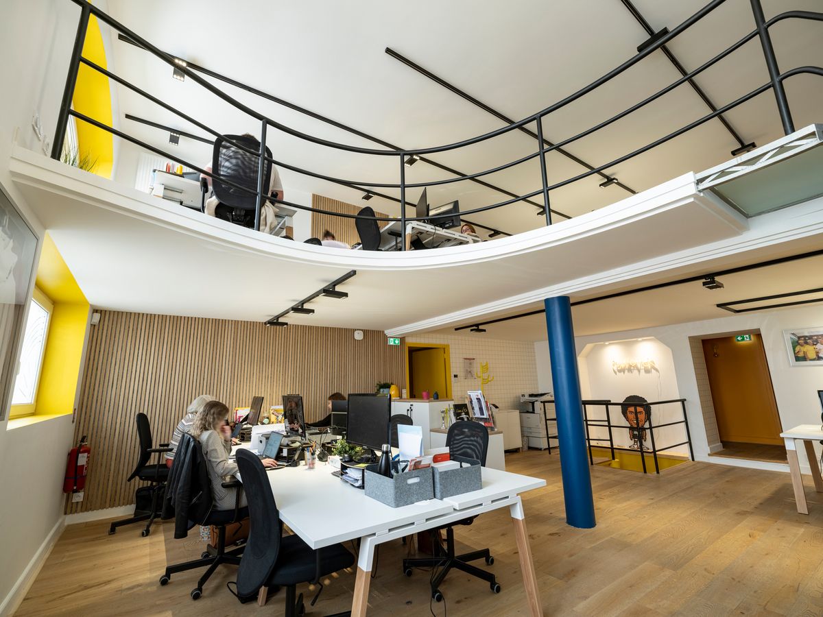 Compar - Downlights for track - Indoor | ERCO