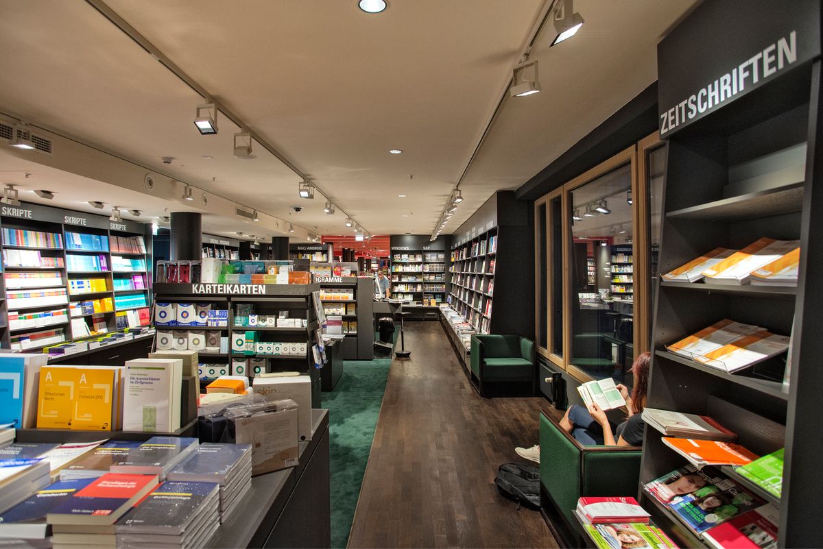 Interior track | ERCO