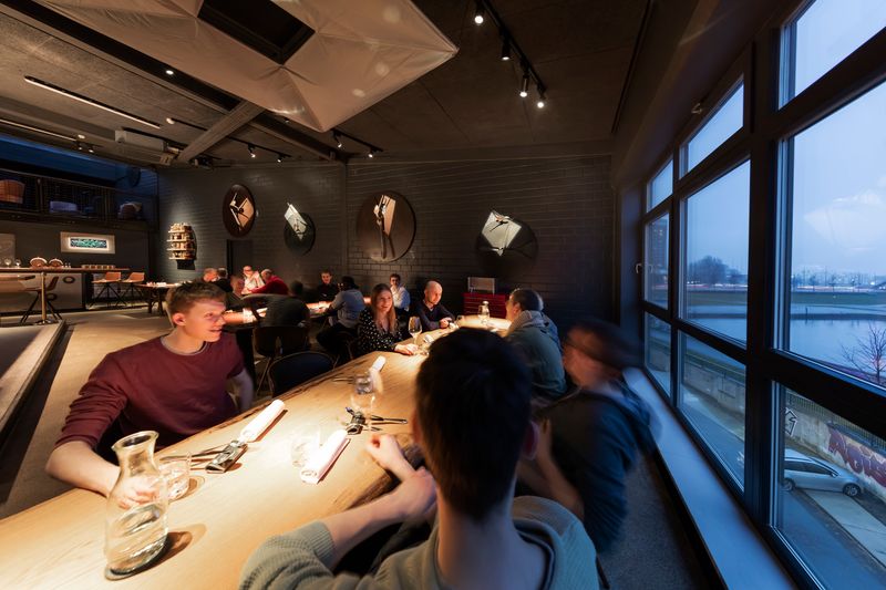 Luminaires for track – Pollux | ERCO