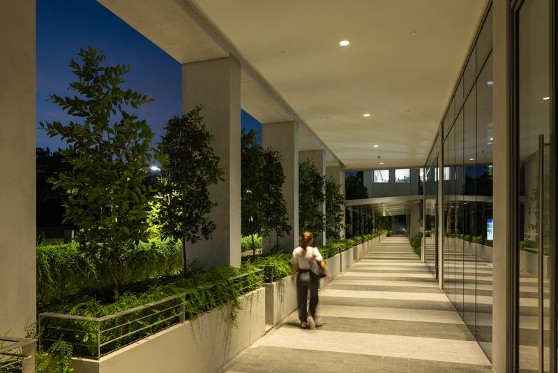 Atrium double focus - Recessed luminaires - Indoor | ERCO