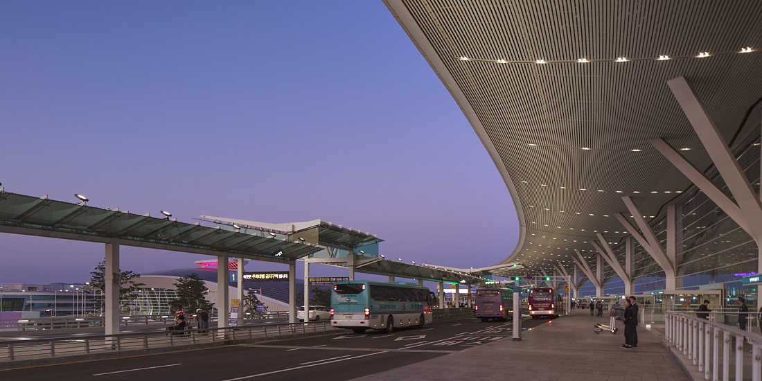 LED light: ERCO Lightscan at Incheon International Airport, Seoul