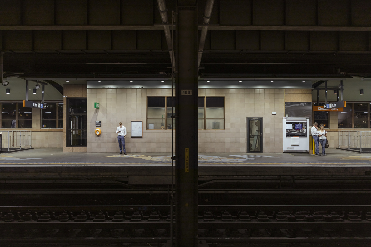 Use robust outdoor luminaires in stations | ERCO