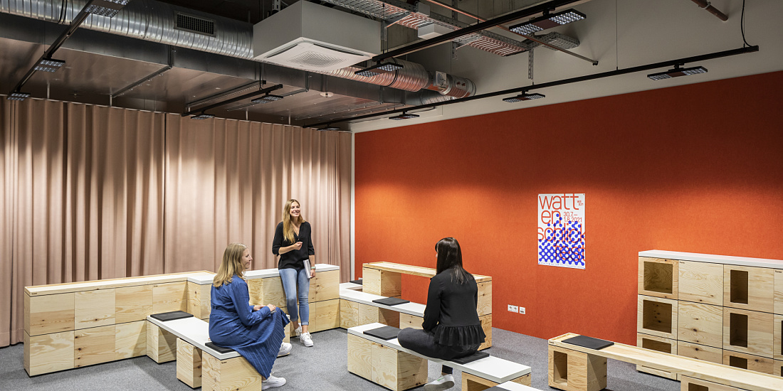 LED light: Flexible ERCO LED-Light for co-working spaces