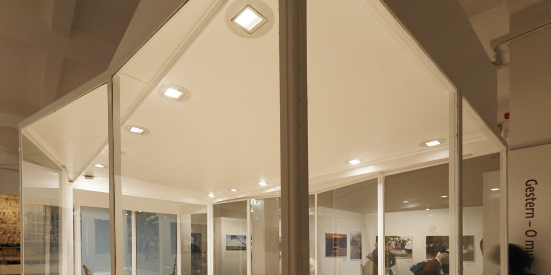 LED light: Museum am Rothenbaum - Cultures and Arts of the World ...