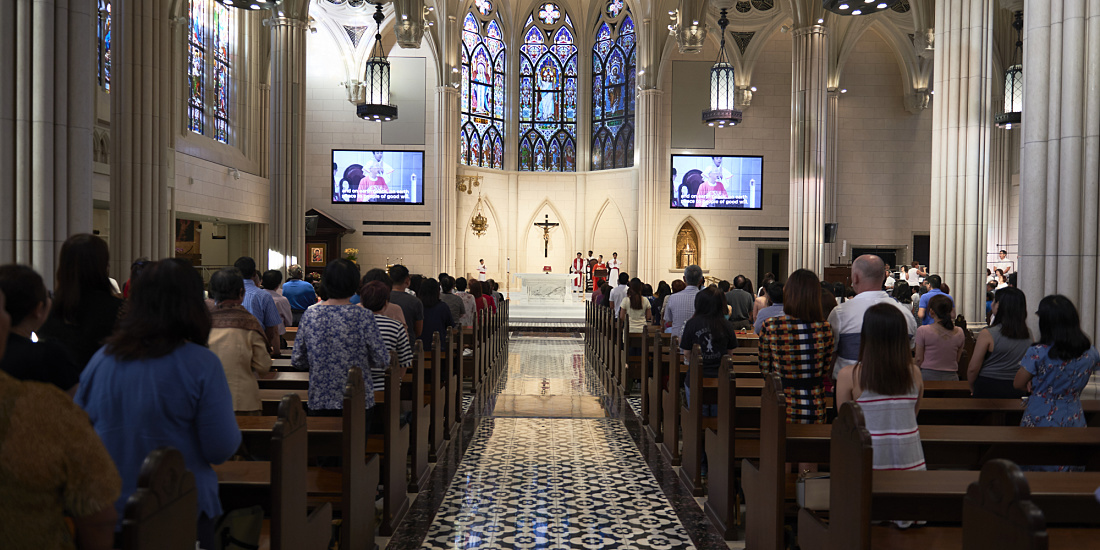 LED light: Novena Church, Singapore - Contemplation - Projects
