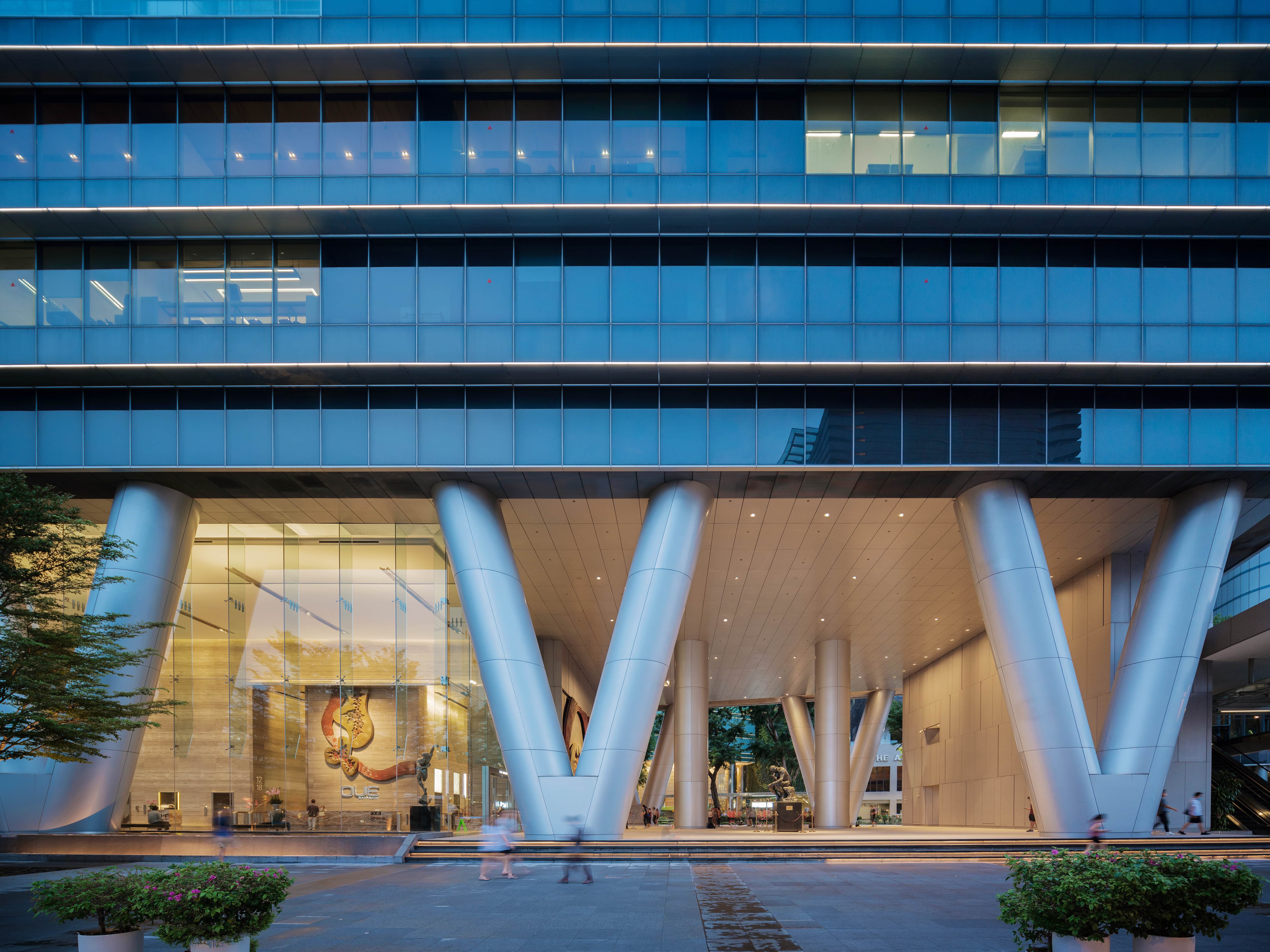 ERCO Singapore - Replacing metal halides to LED at OUE Bayfront | ERCO